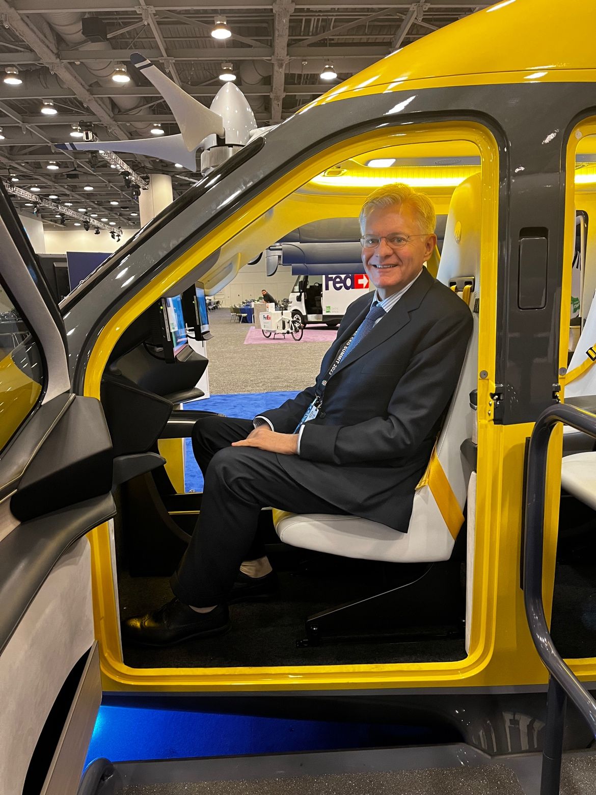 PBEC BoD Peter Burnett tries out Wisk’s e-VTOL Air-taxi at APEC USA ...